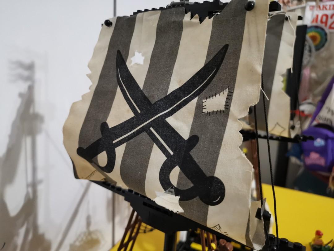 Lego 6289 Pirate Red Beard's Runner, Hobbies & Toys, Toys & Games on ...