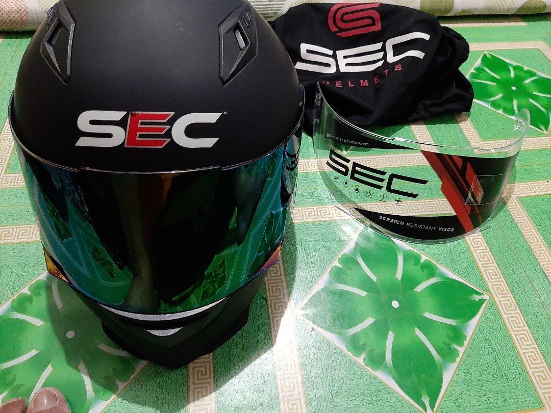 SEC full face, Motorbikes, Motorbike Parts & Accessories, Helmets and ...