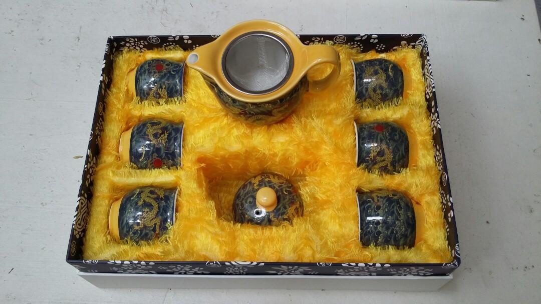 Taiwan /chinese tea set, Home Appliances, Kitchenware on Carousell