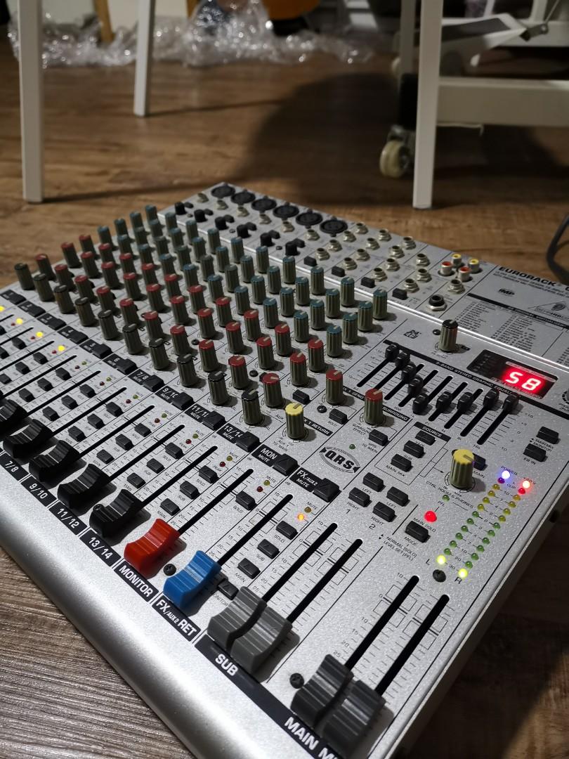 Behringer eurorack UB1832-PRO Mixer, Audio, Soundbars, Speakers ...