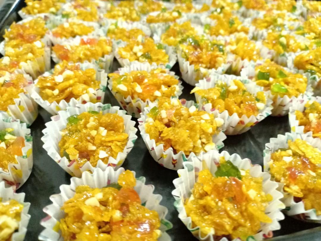 Honey Cornflakes and Tart Kuih Raya, Food & Drinks, Homemade Bakes on ...