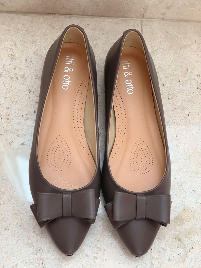 itti & otto work flats, Women's Fashion, Footwear, Flats on Carousell