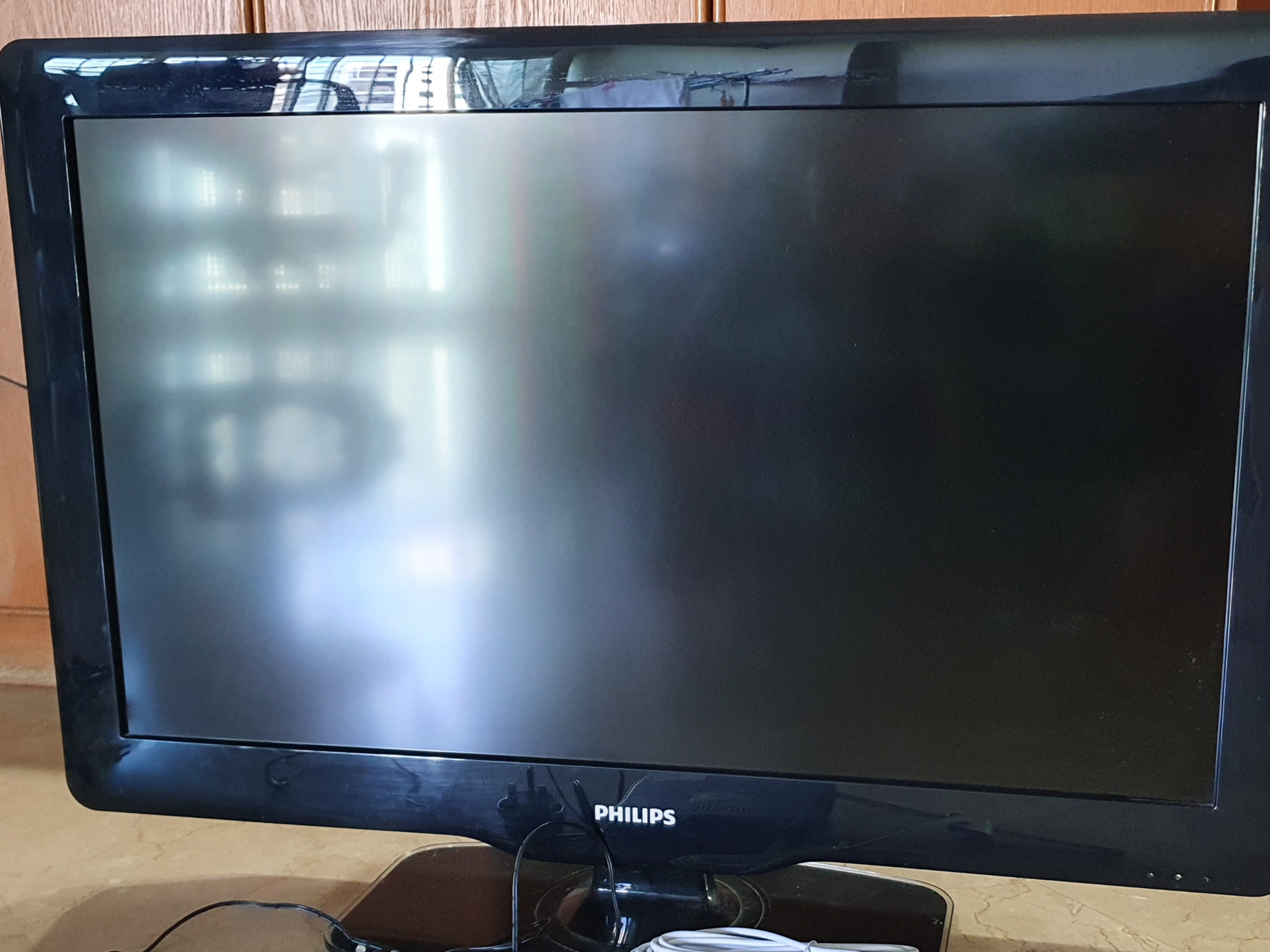 Philip LCD TV, TV & Home Appliances, TV & Entertainment, TV on Carousell