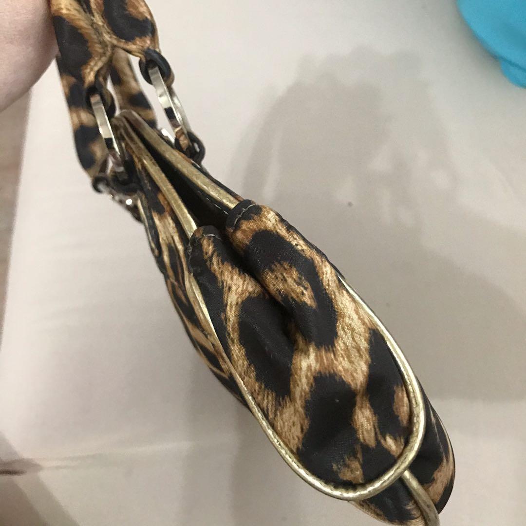 Authentic Guess Leopard print handbag, Women's Fashion, Bags & Wallets ...