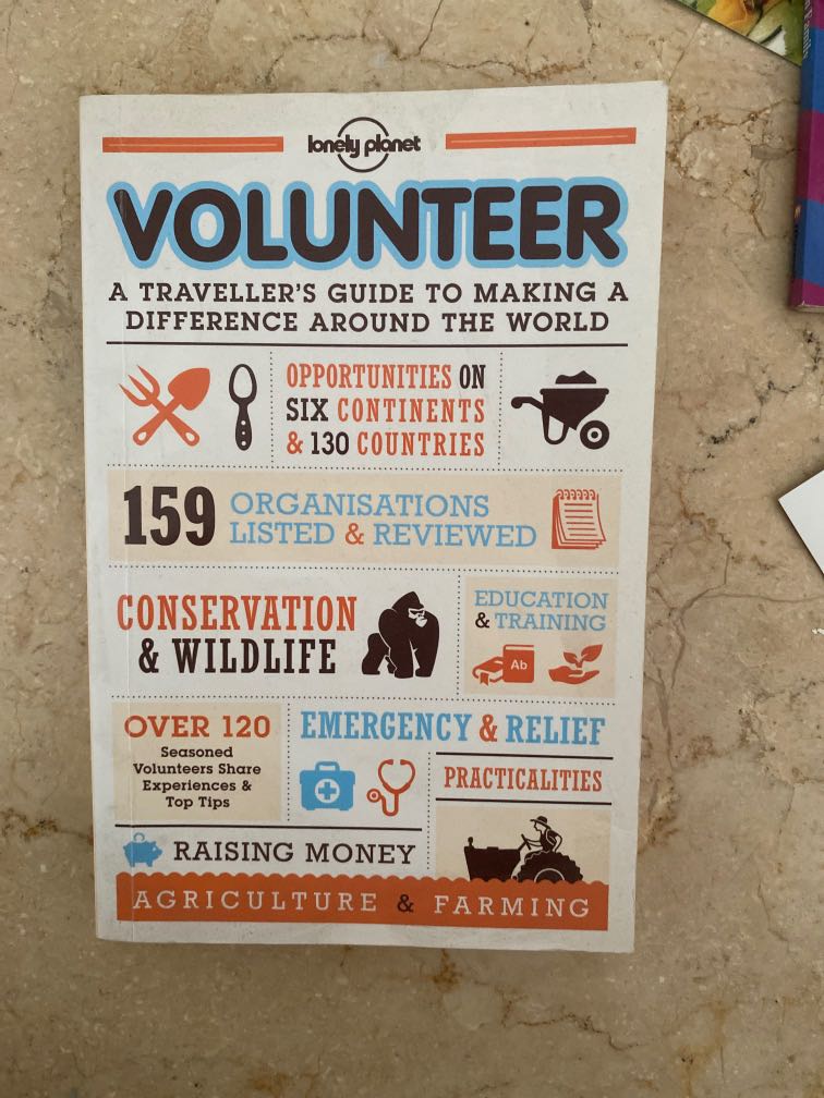 Buku Volunteer Guide, Buku & Alat Tulis, Buku di Carousell
