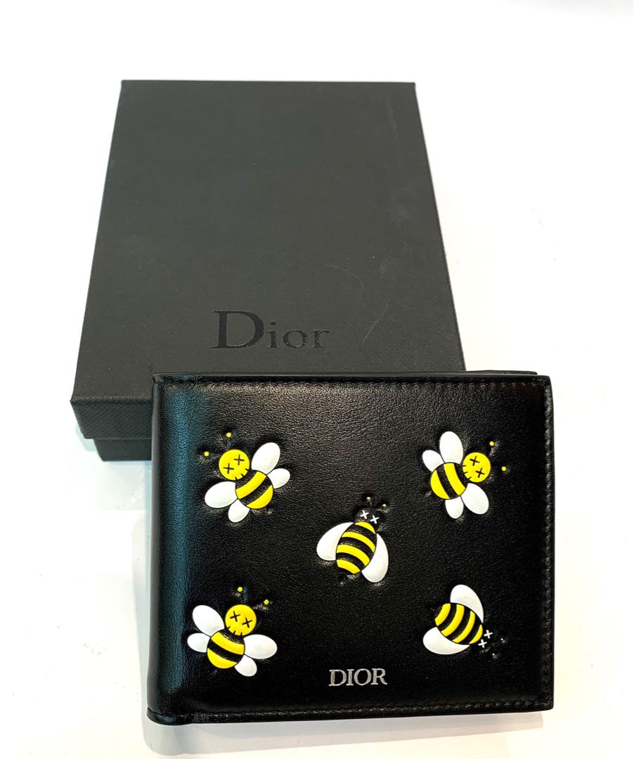 Dior x Kaws Bifold Wallet Yellow Bees Black, 名牌, 手袋及銀包 - Carousell