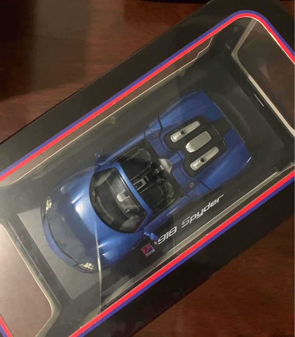 Petron Porsche 1:24 scale models, Looking For on Carousell