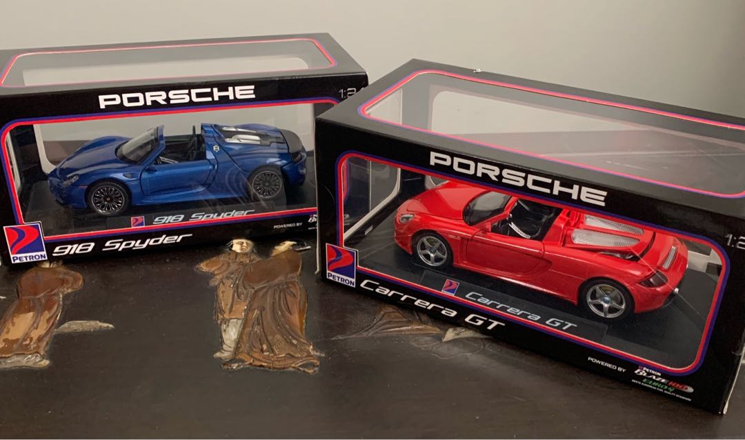 Petron Porsche 1:24 scale models, Looking For on Carousell