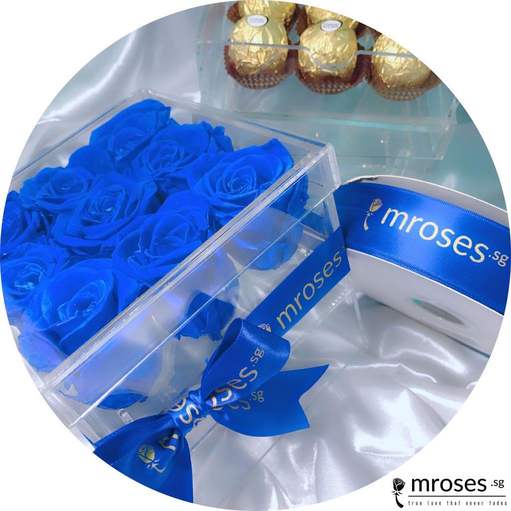 Royal Blue preserved roses in acrylic gift box (pre-order only ...