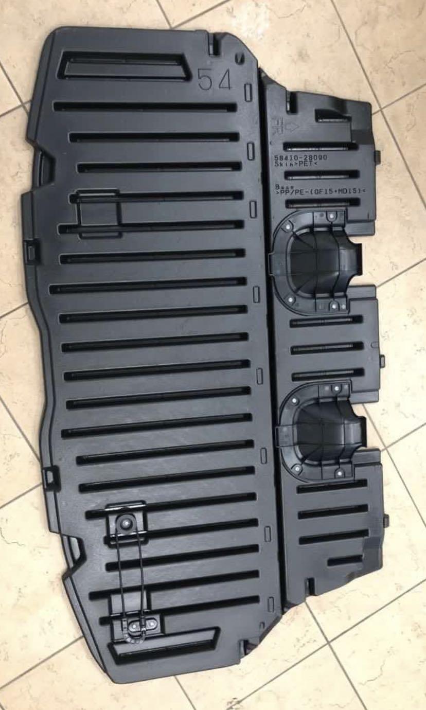 Toyota Noah/Voxy Car Boot Cover, Car Accessories, Accessories on Carousell