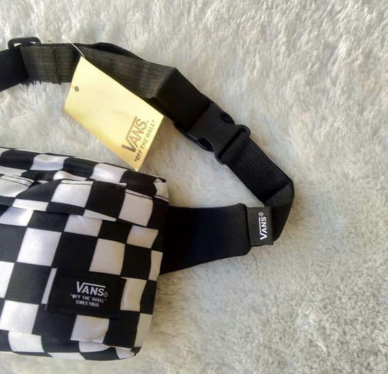 VANS CHECKERBOARD WAIST BAG, Fesyen Pria, Tas & Dompet , Tas Selempang ...