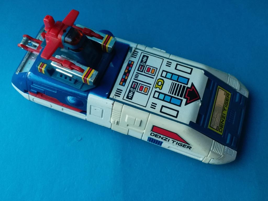 電子戰隊空中母艦 DENZI TIGER POPY超合金PB-96 散件, 興趣及遊戲, 玩具 & 遊戲類 - Carousell