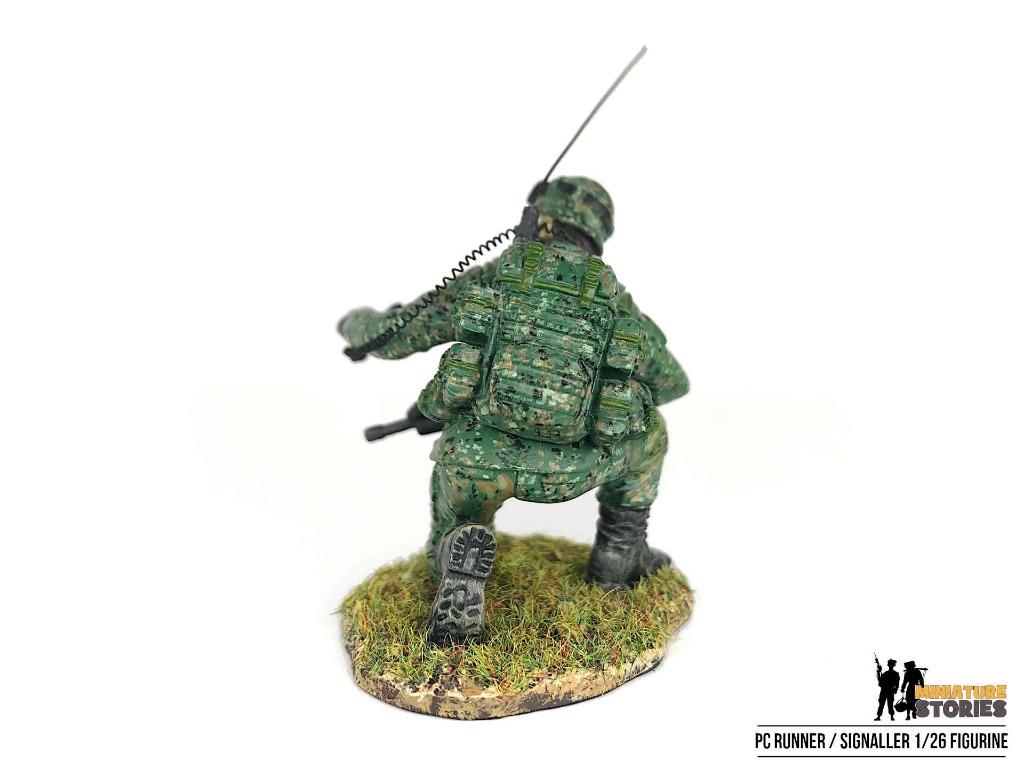 PC Runner / Signaller with Communications Set - Singapore Army Soldier ...