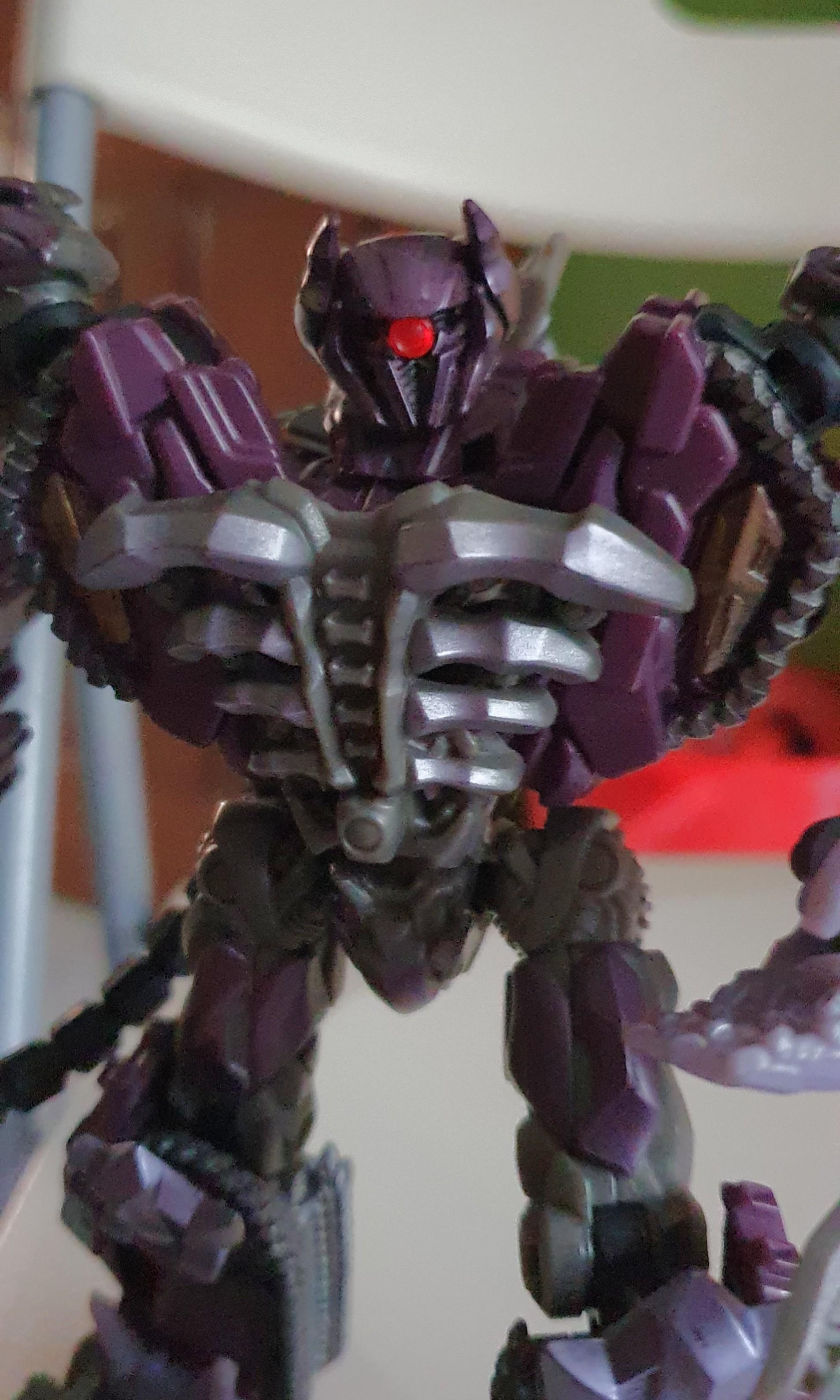 Transformers dotm shockwave voyager class, Hobbies & Toys, Toys & Games ...