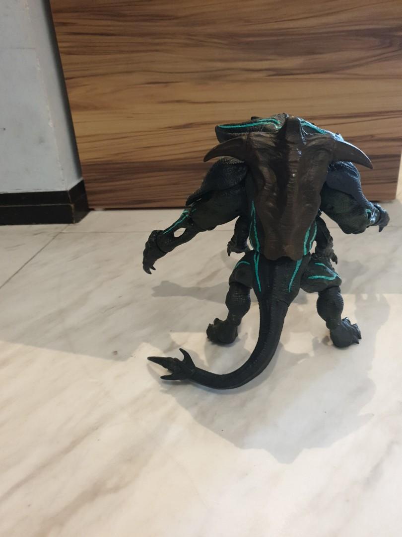 Pacific Rim - Kaiju Scunner Figurine, Hobbies & Toys, Toys & Games on ...