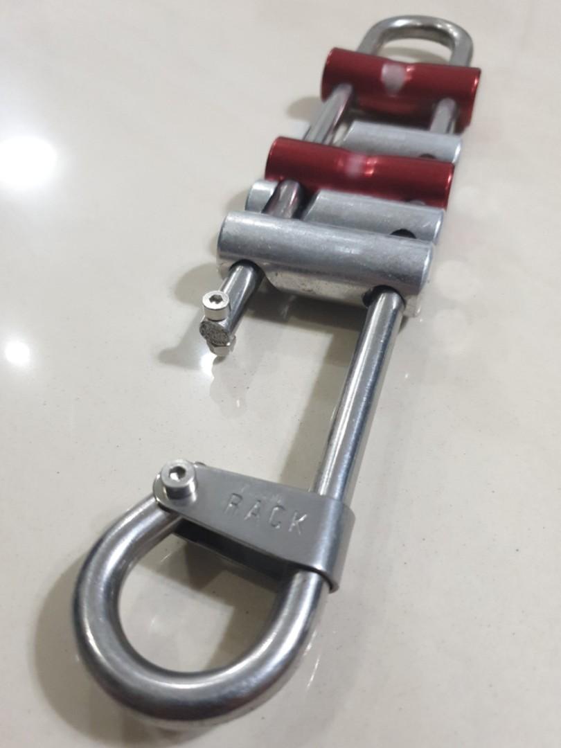 Petzl Rack, Adjustable Descender for Abseiling / Rappelling, Sports ...