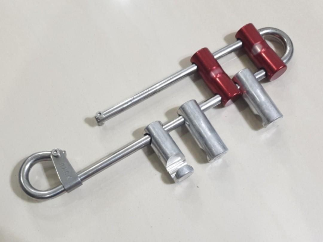 Petzl Rack, Adjustable Descender for Abseiling / Rappelling, Sports ...