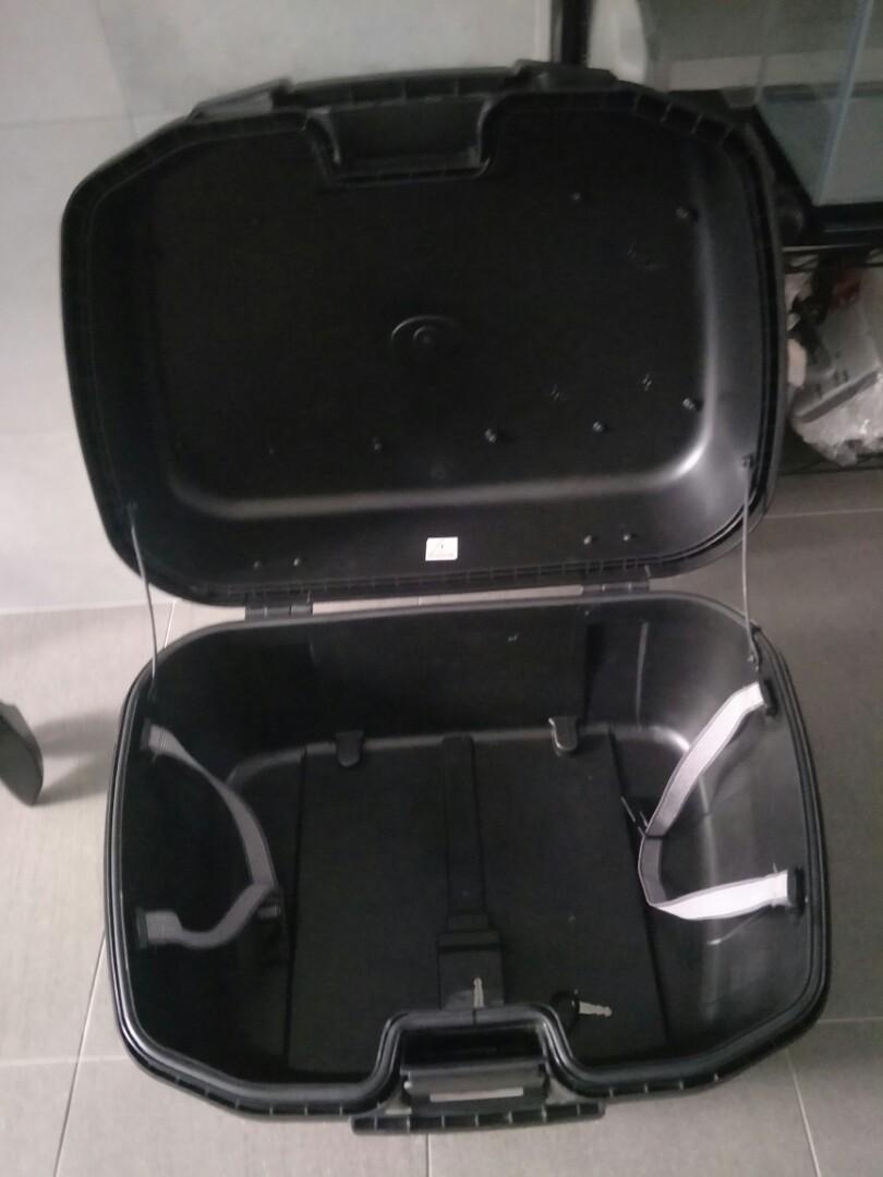 XMAX X-MAX box with rack, Motorcycles, Motorcycle Accessories on Carousell