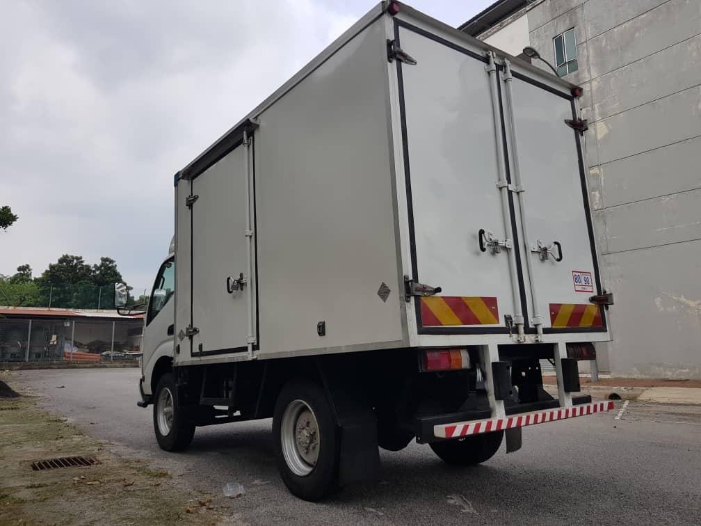 2015/16 Hino WU302R 4009CC Lori Kotak 10 Kaki, Cars, Cars for Sale on ...