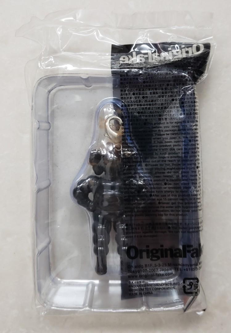 全新 Original Fake KAWS x Medicom Chum OriginalFake Keychain Black, 興趣及遊戲 ...