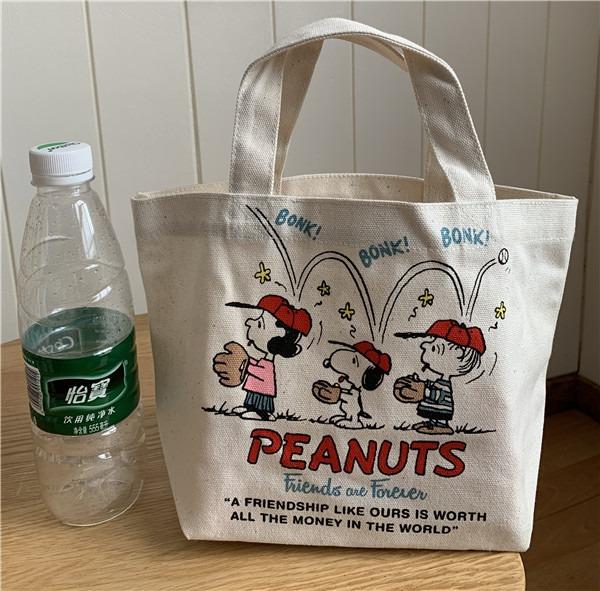 日本 Peanuts Snoopy 史路比 BONK! 米白色帆布 手挽袋, 女裝, 手袋及銀包, Tote Bags - Carousell