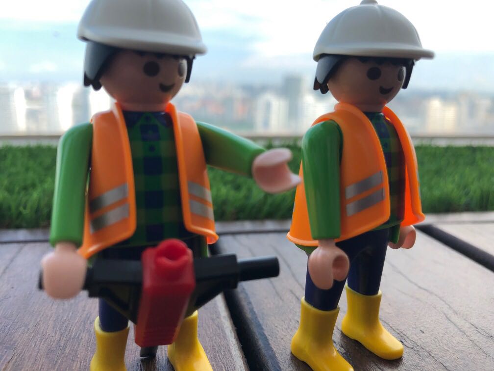 Construction worker play mobile duo, Hobbies & Toys, Toys & Games on ...