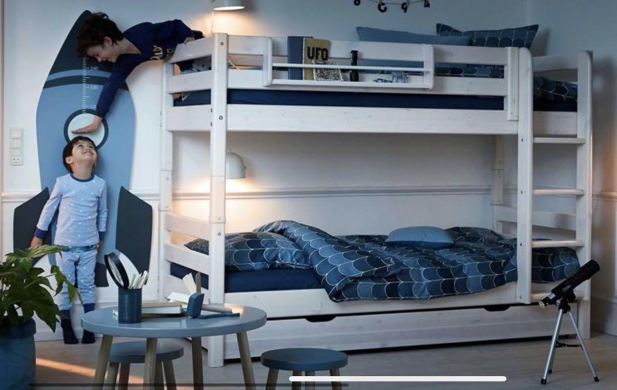 Flexa children’s bed, 兒童＆孕婦用品, 兒童傢具, 兒童傢具 - 小童床 - Carousell