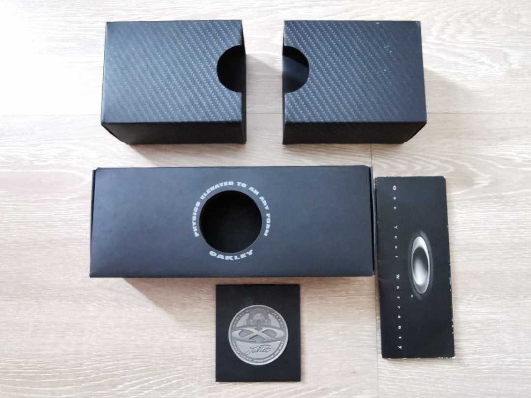 Oakley Juliet Box, Men's Fashion, Watches & Accessories, Sunglasses ...