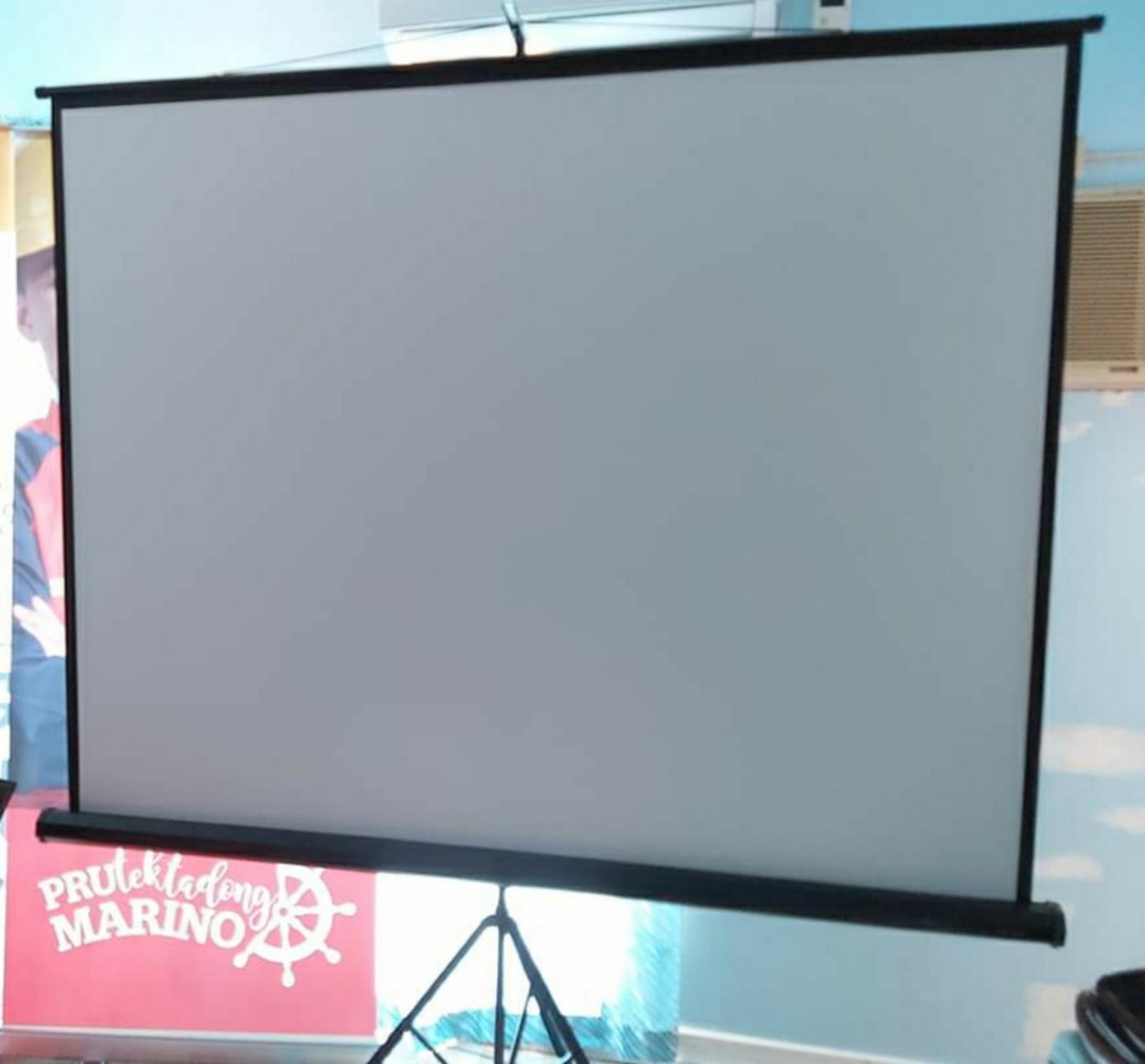 Roll up Projector Screen with Stand, Computers & Tech, Parts ...