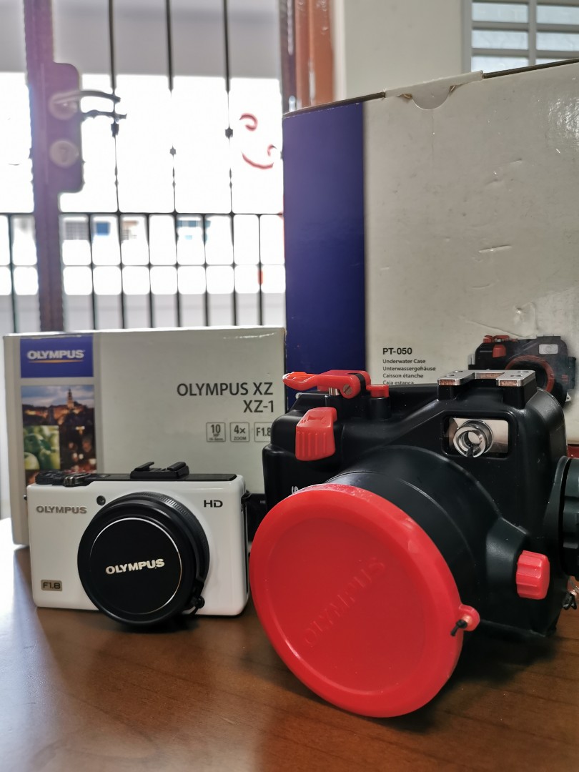 Underwater camera and casing, Photography, Cameras on Carousell