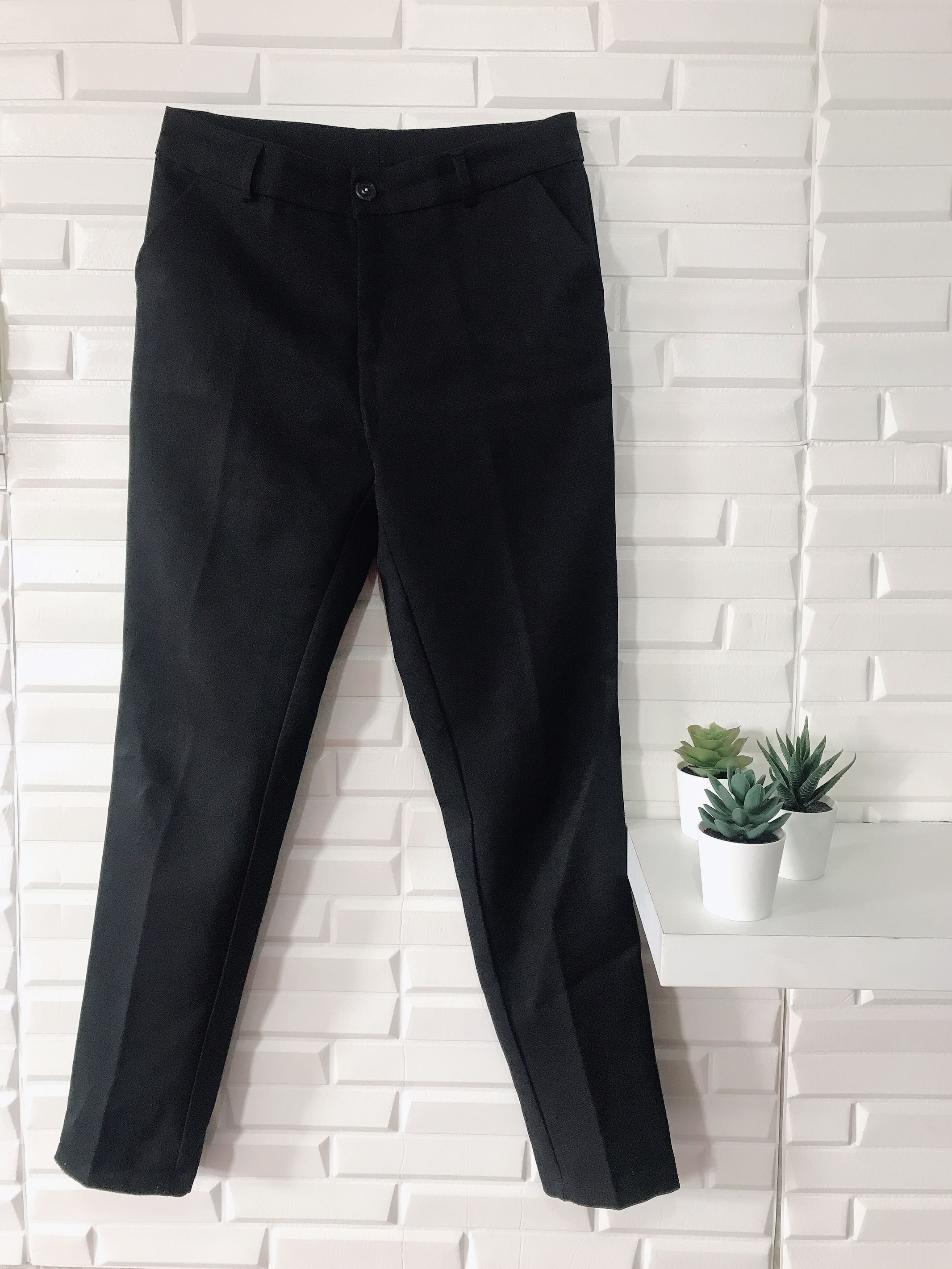 Celana Bahan Hitam, Fesyen Wanita, Pakaian Wanita, Bawahan di Carousell