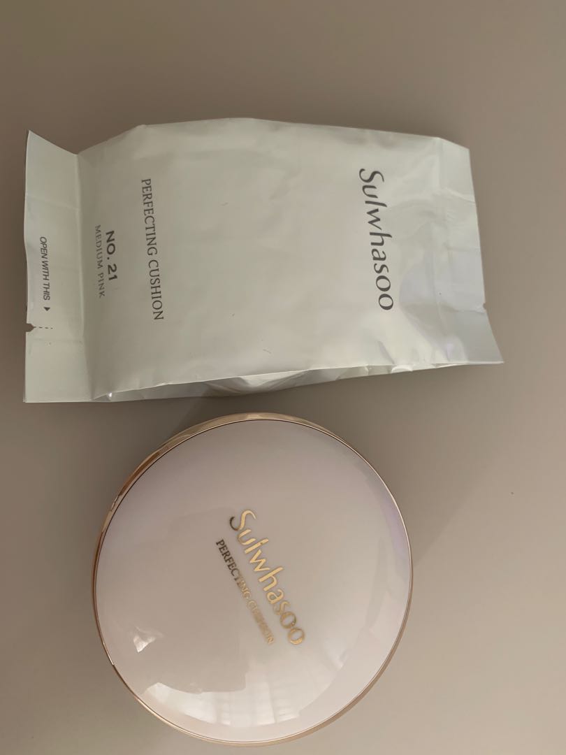 Cushion with casing , Health & Beauty, Makeup on Carousell