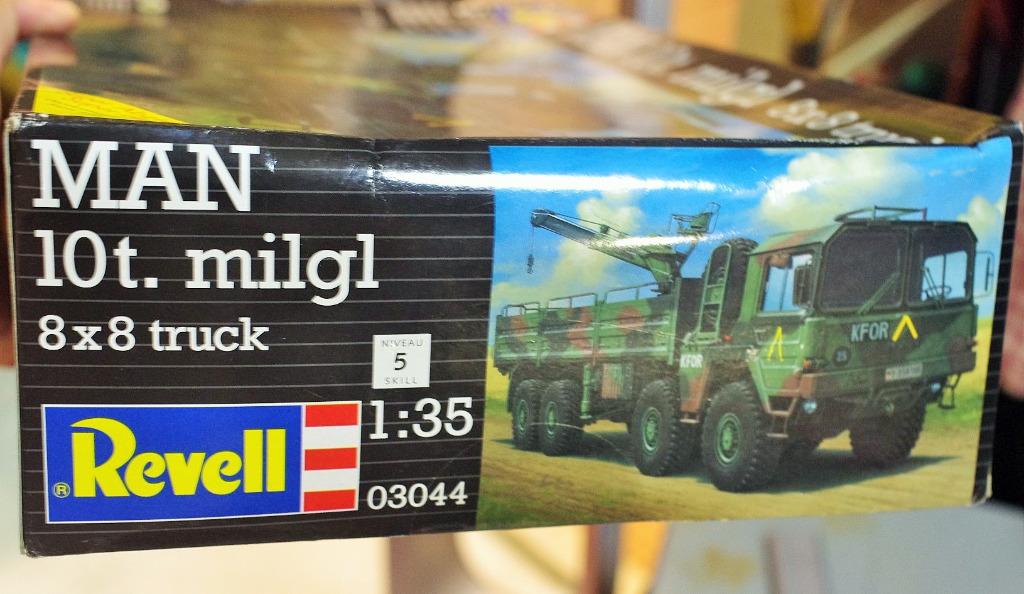 factory seal-Revell- 03069-1/35-MAN- 10t. milgl 8x8 truck-w/UN livery-M ...