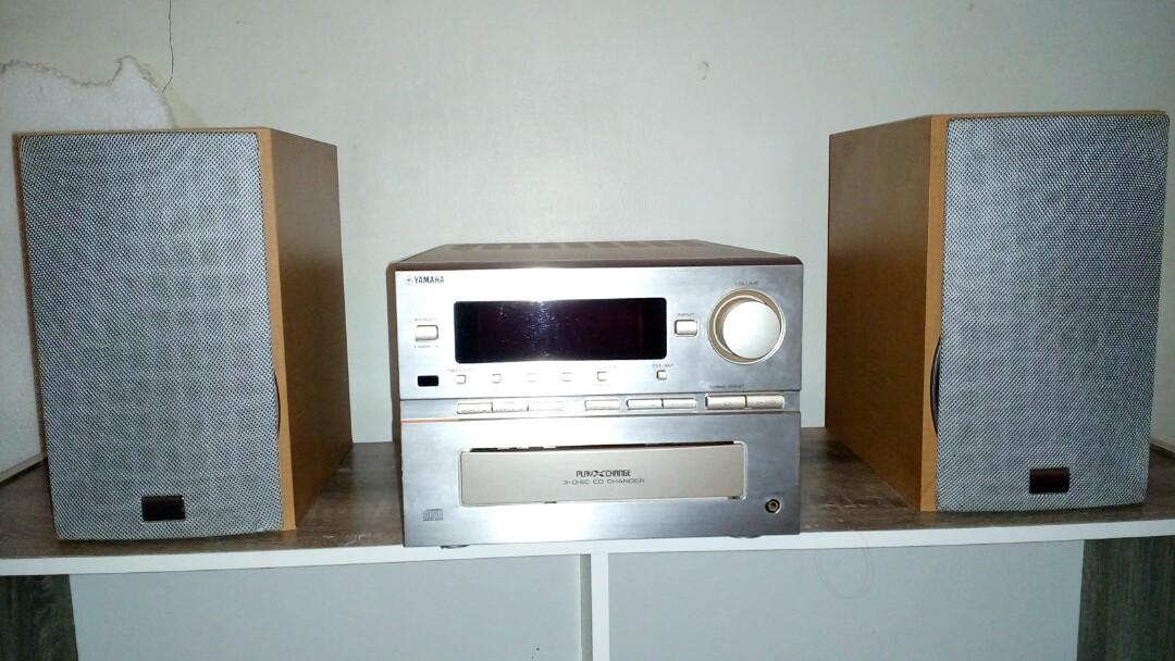 Yamaha mini component with Onkyo speakers, Audio, Soundbars, Speakers ...