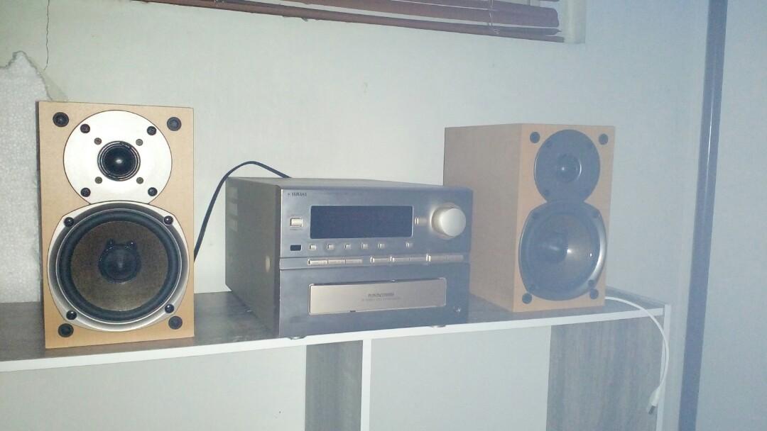 Yamaha mini component with Onkyo speakers, Audio, Soundbars, Speakers ...