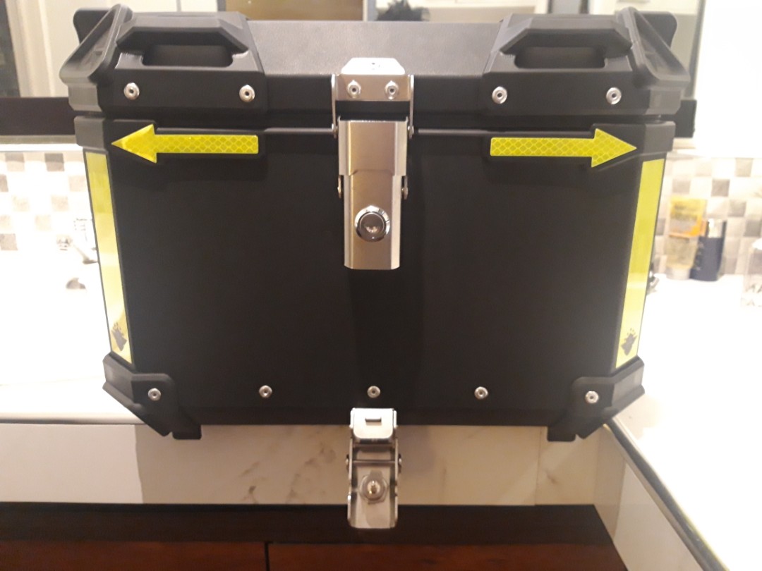 top box full alloy 45 L Brand new, Motorbikes, Motorbike Parts ...