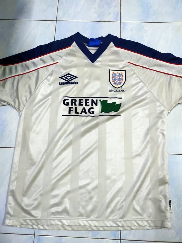 Umbro, Men's Fashion, Activewear on Carousell
