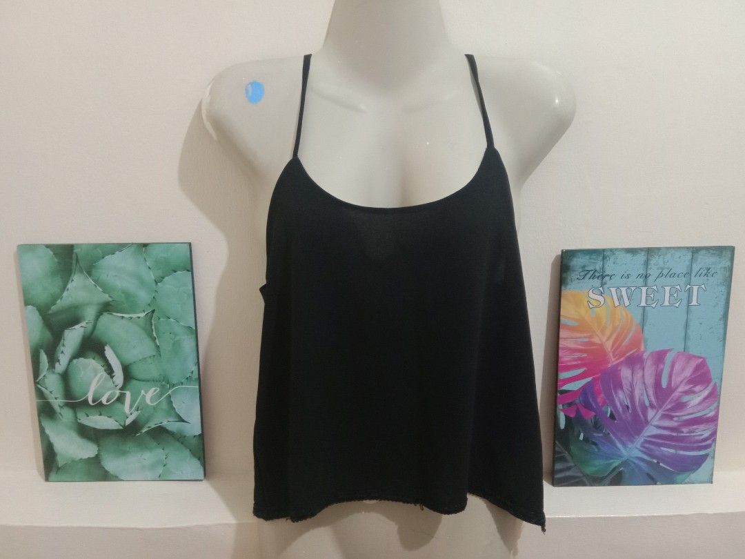 Hanging top, Women's Fashion, Tops, Others Tops on Carousell