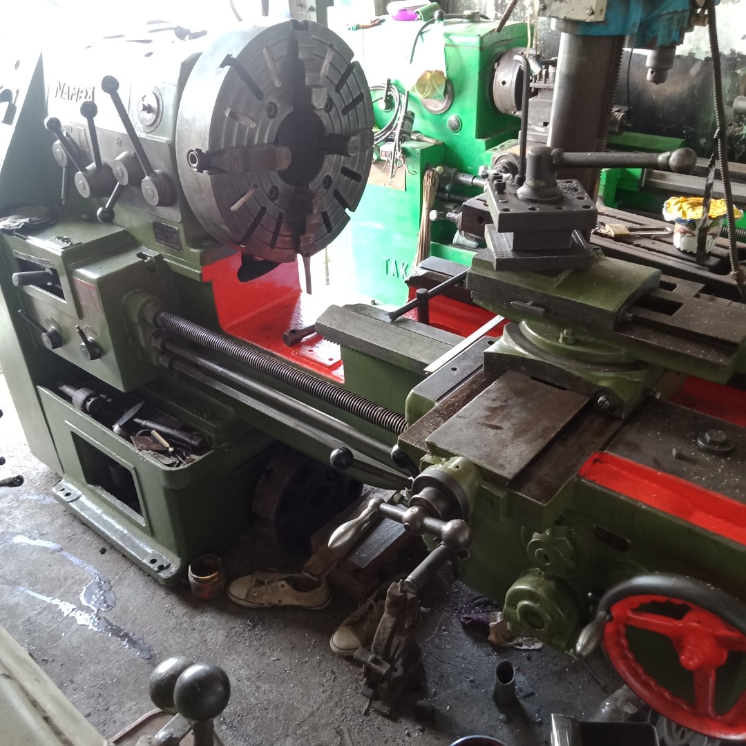 Lathe machine, Furniture & Home Living, Cleaning & Homecare Supplies ...