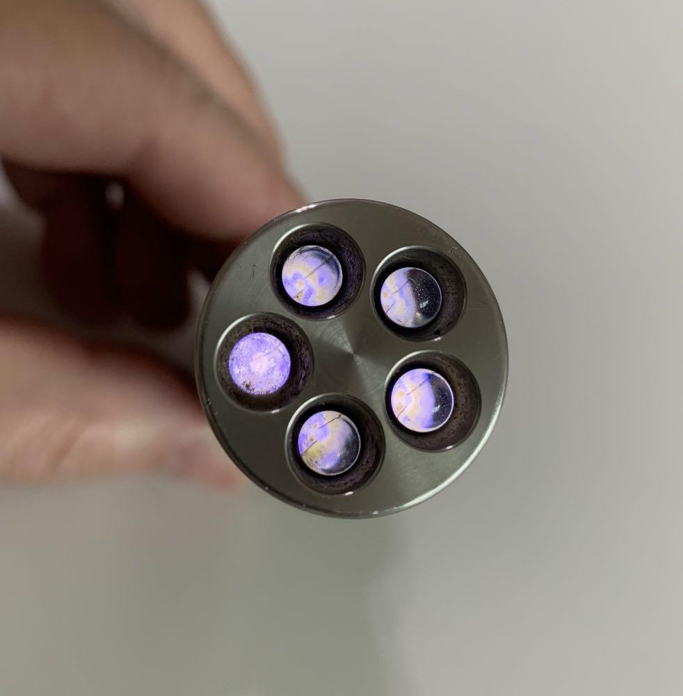 LED aluminum IPX4 splash proof torch flashlight 鋁金屬電筒, 運動產品, 運動與體育, 運動與 ...