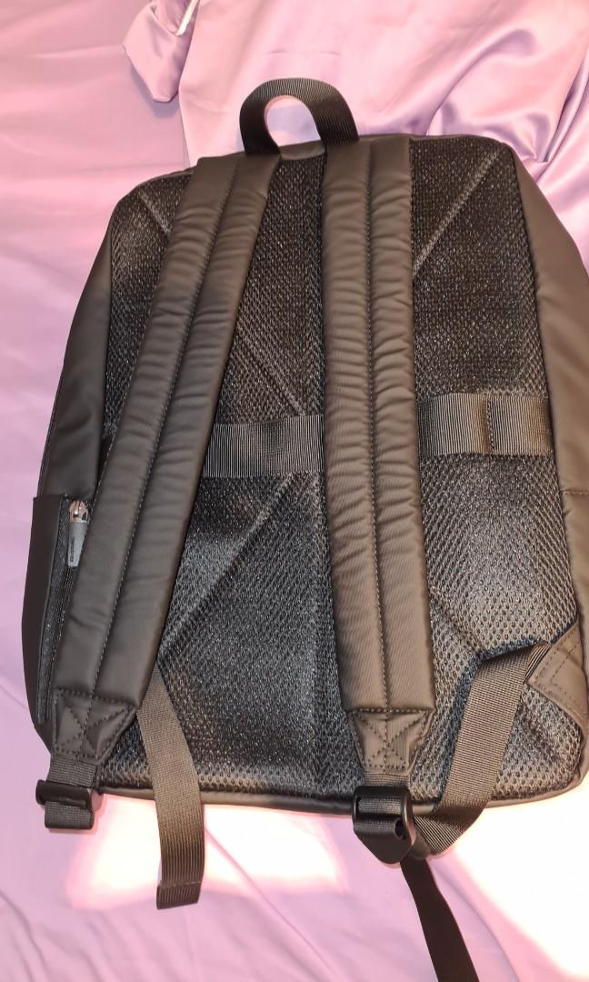 Samsonite Varsity Backpack, Men's Fashion, Bags, Backpacks on Carousell