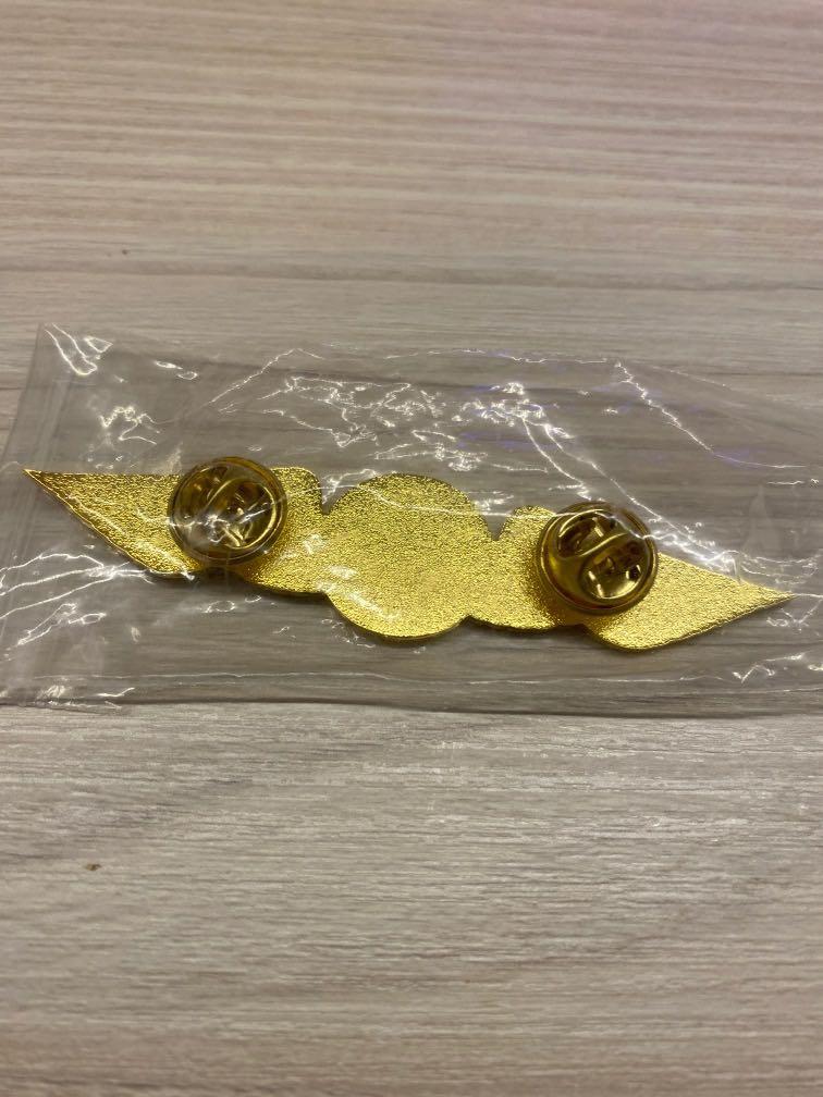 SIA Singapore Airlines wings, Hobbies & Toys, Memorabilia ...