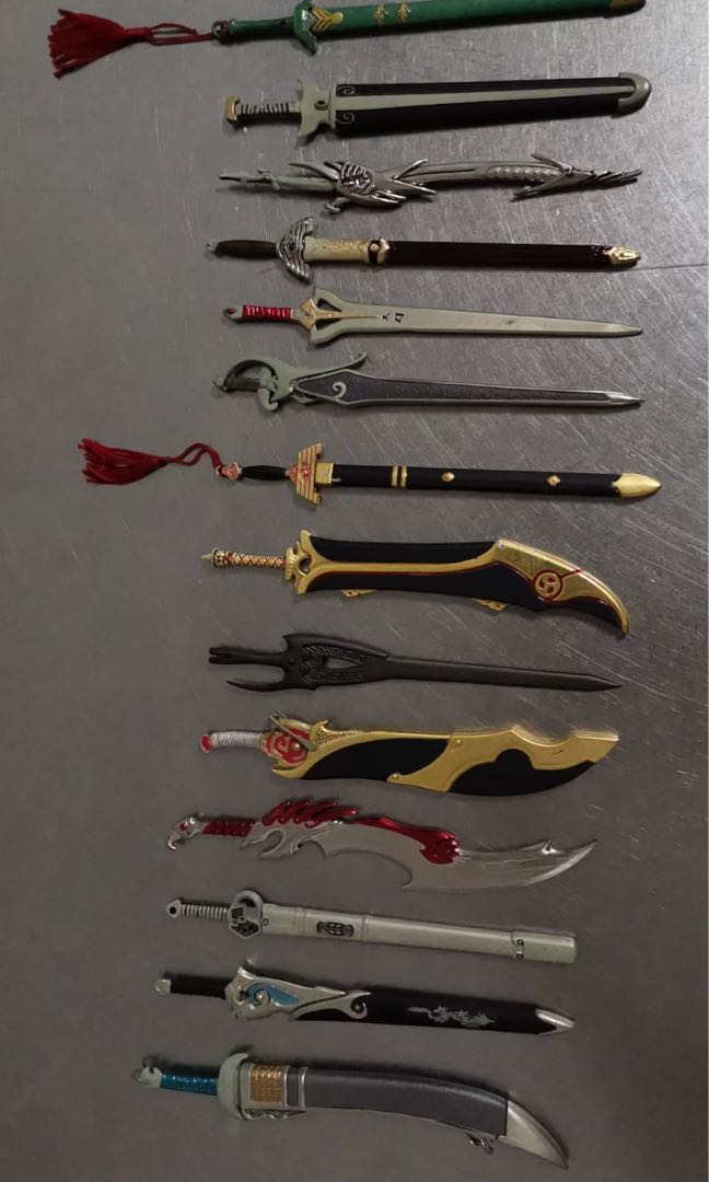 Wind/Cloud Comics Weaponry Set (Metal), Hobbies & Toys, Toys & Games on ...