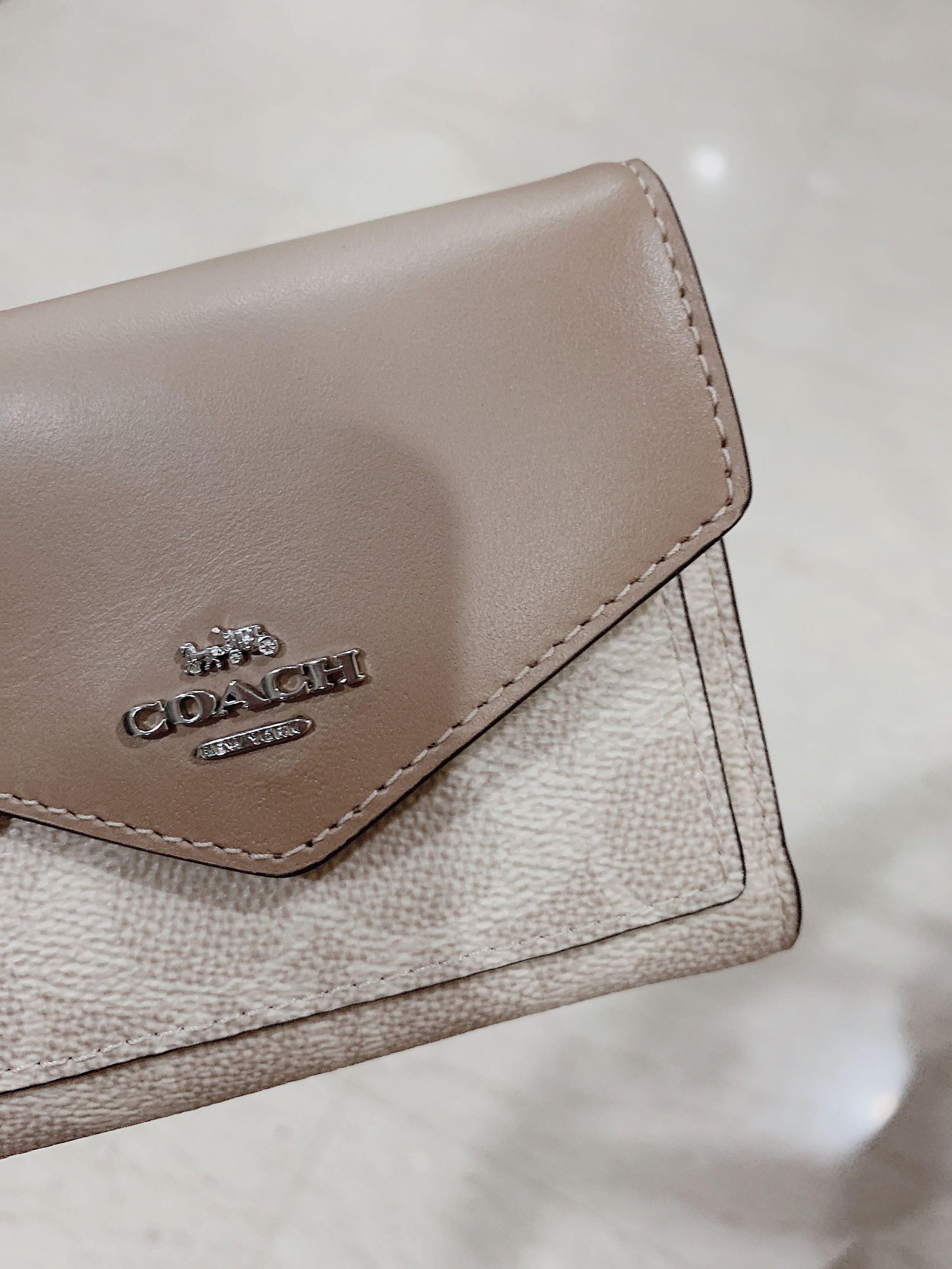 COACH Colourblock Short Wallet (Taupe), Women's Fashion, Bags & Wallets ...