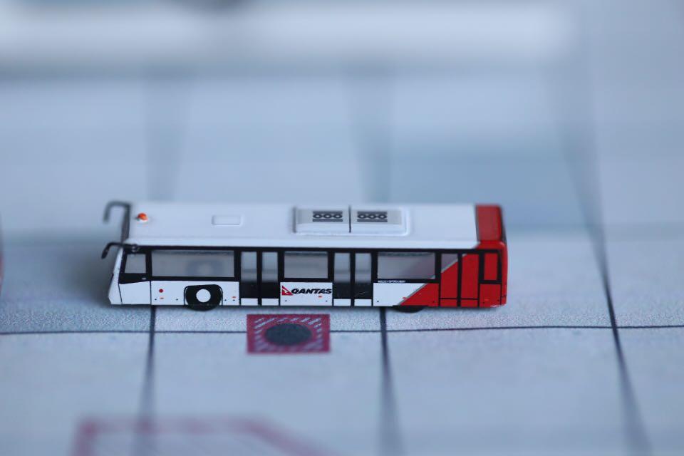 Cobus3000 GSE 1:400 Qantas 飛機模型 澳洲, 玩具 & 遊戲類, 玩具 - Carousell