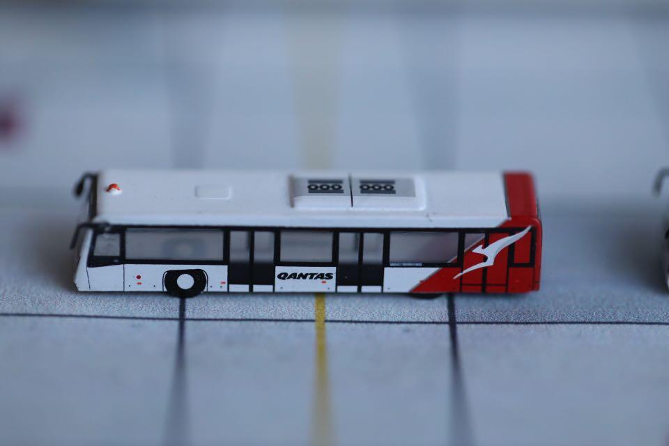 Cobus3000 GSE 1:400 Qantas 飛機模型 澳洲, 興趣及遊戲, 收藏品及紀念品, 明星周邊 - Carousell