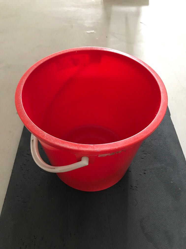 Free unica art no 300 red Pail, Free Items on Carousell