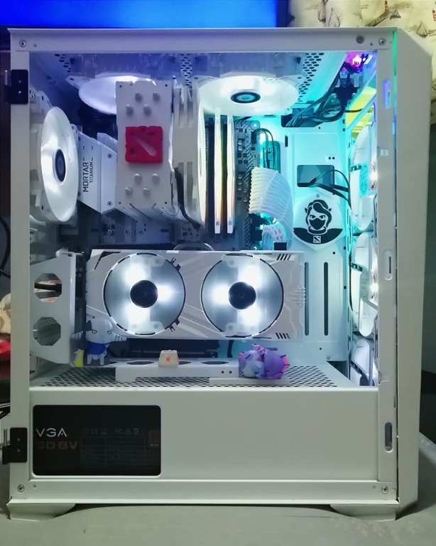 GAMING PC WHITE THEME RIG, Computers & Tech, Desktops on Carousell