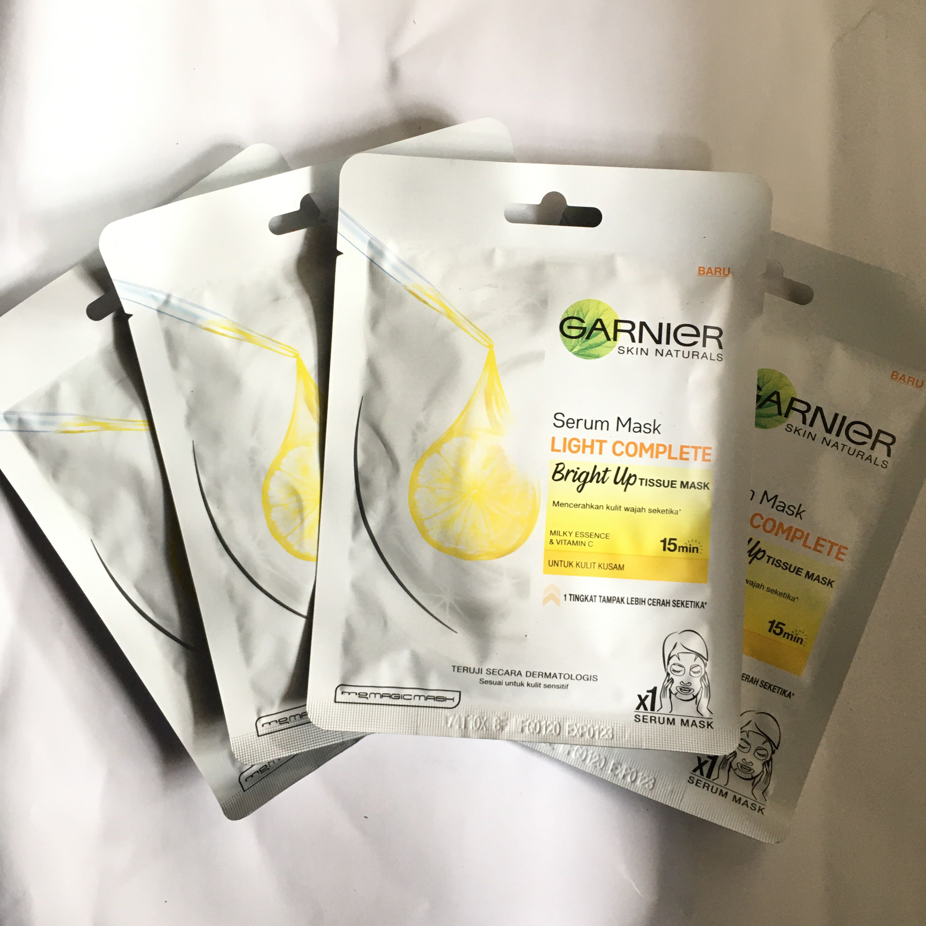 Garnier Serum Mask Light Complete Sheet Mask, Kesehatan & Kecantikan ...