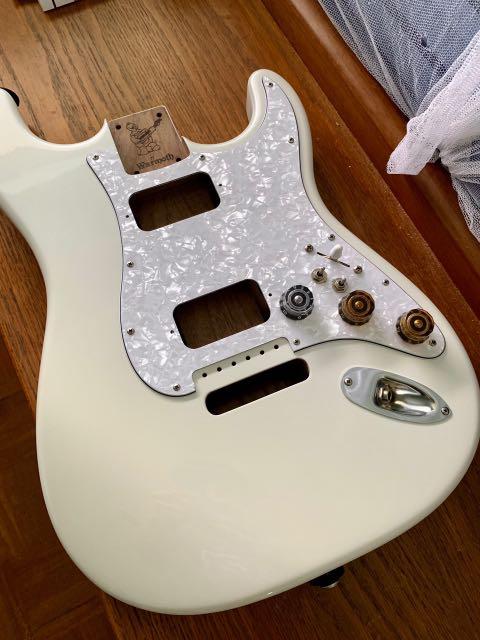 Warmoth Fender Stratocaster Body - Walnut, Hobbies & Toys, Music ...